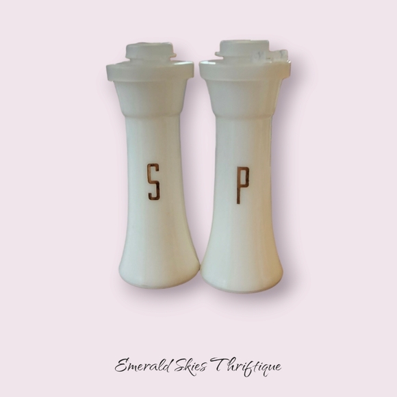 Tupperware | Kitchen | Tupperware Vintage 4 Salt And Pepper Shakers ...